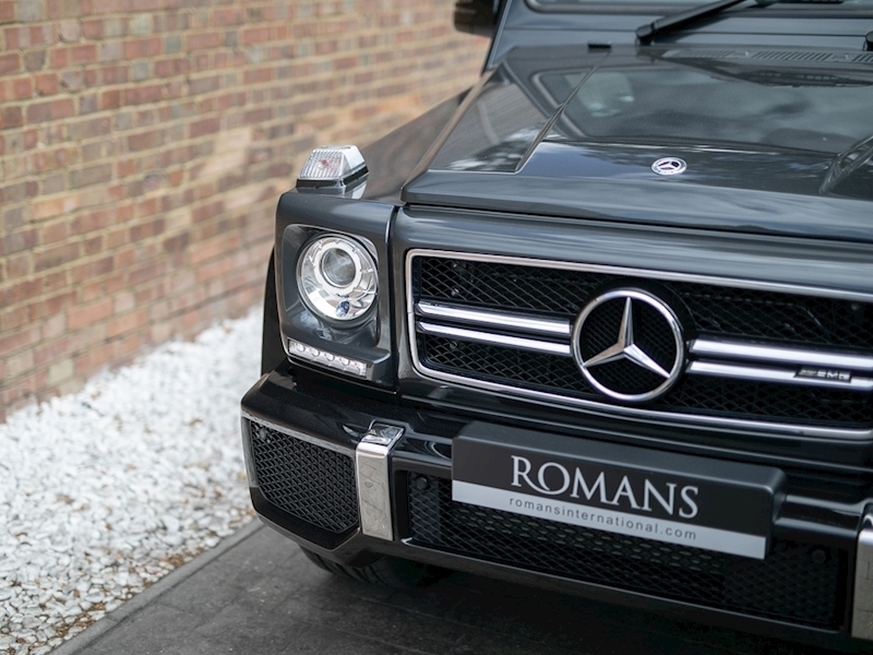 Mercedes G Class G63 G65 AMG Ön Izgara Logo Amblem