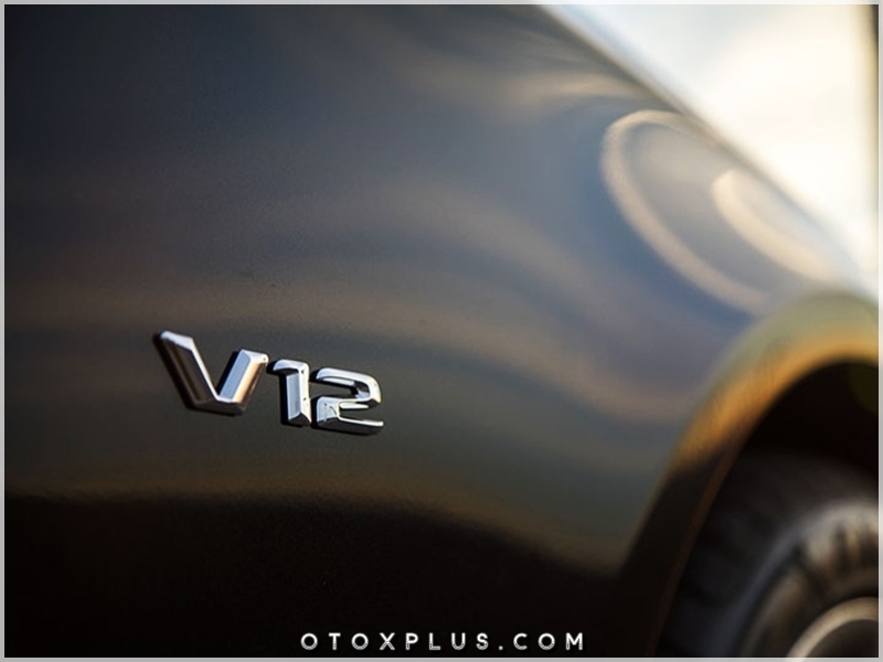 Mercedes MAYBACH V12 Yan Logo Amblem Seti