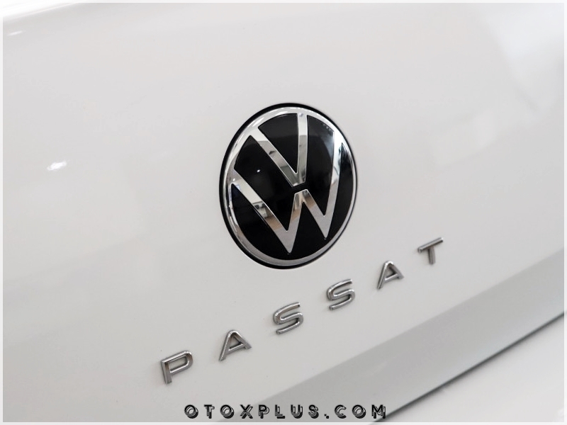 VW Passat B8.5 Yeni Tip Bagaj Yazı PASSAT Logo Amblem